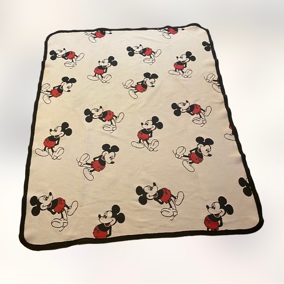 Disney | Bedding | Vintage Mickey Mouse Aop Double Sided Heavy Beacon ...